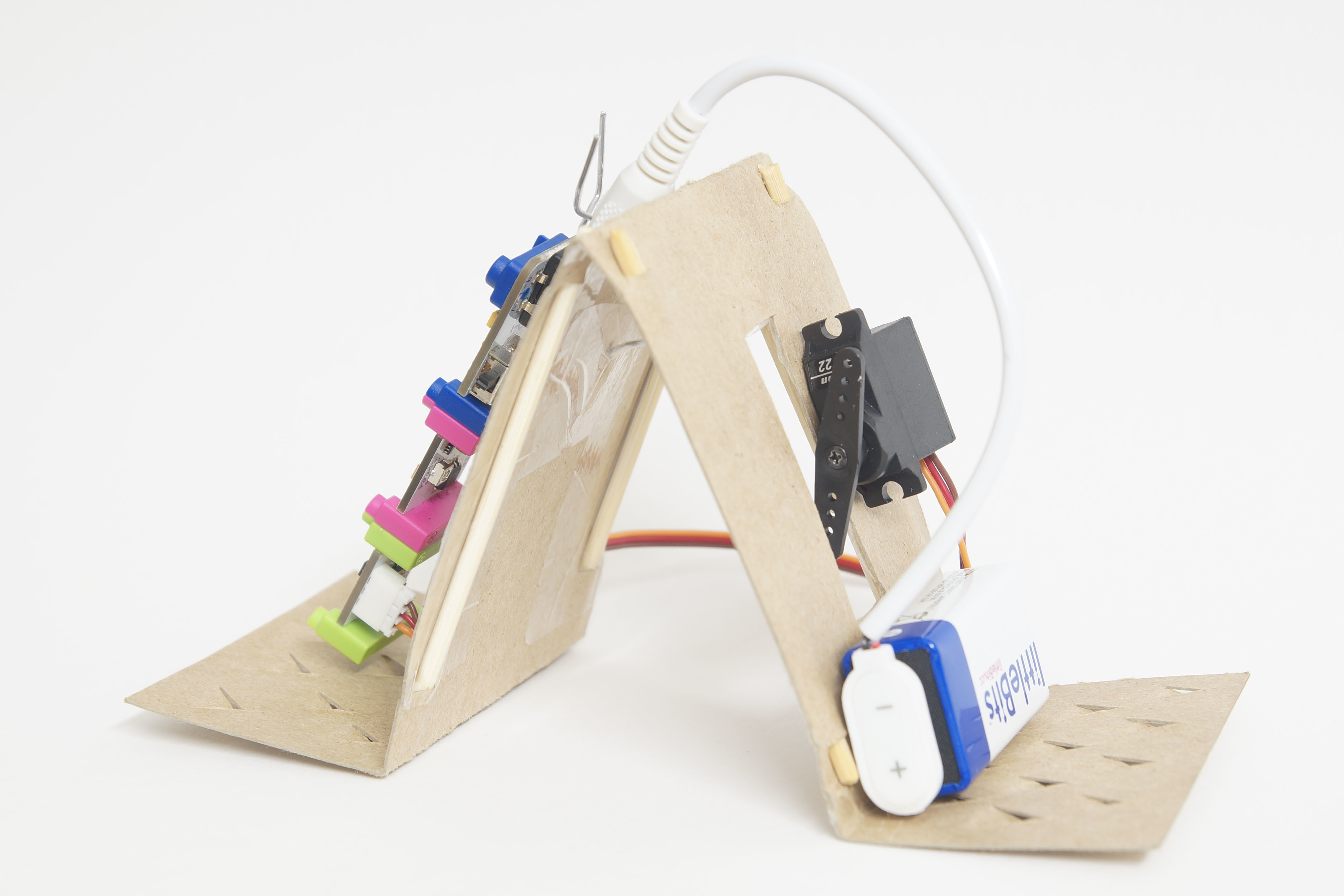 Inchworm: a littleBits Project by superyummywonton